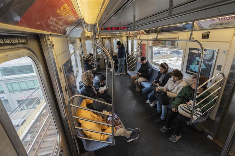 Guatemalan Set Subway Woman on Fire!